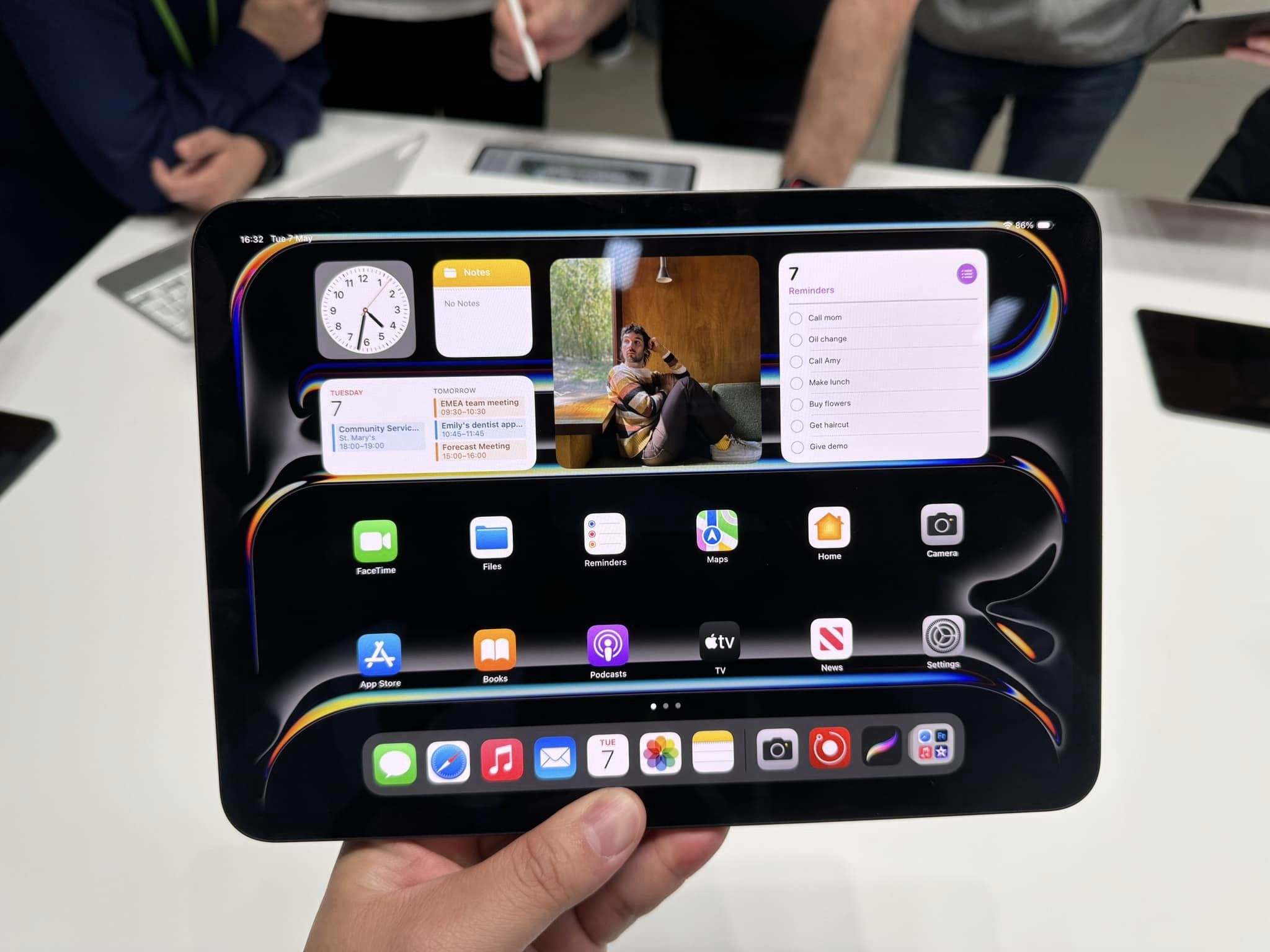 Apple iPad Pro 2024 với giá từ 29 triệu đồng được trang bị chip M4 với ...